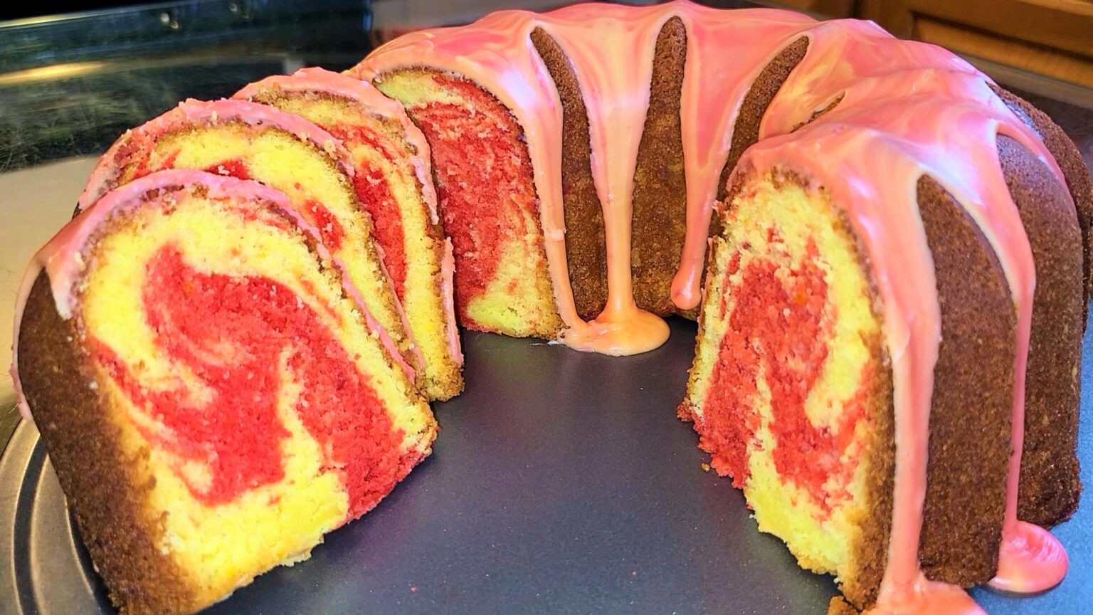 Lemon Strawberry Marble Pound Cake – charliethecookandrews