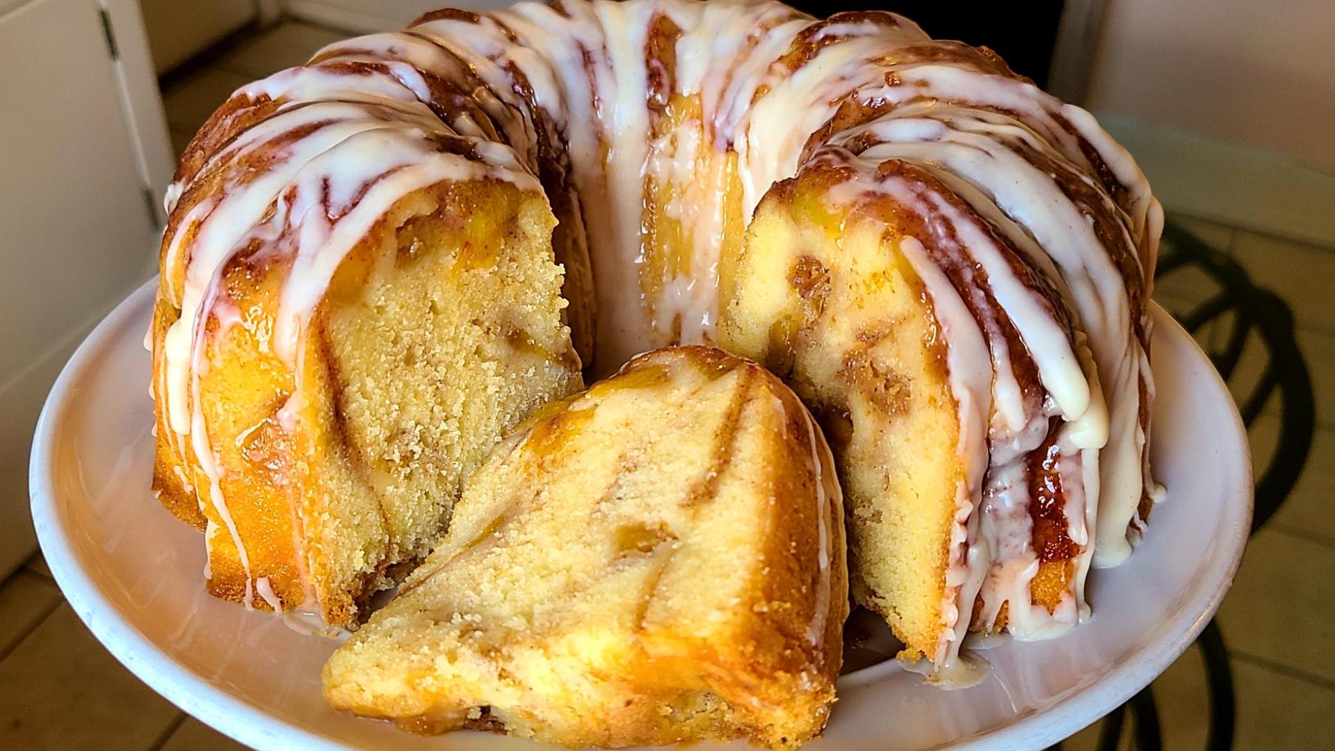 Peaches and Homemade Vanilla Bundt Cake – charliethecookandrews