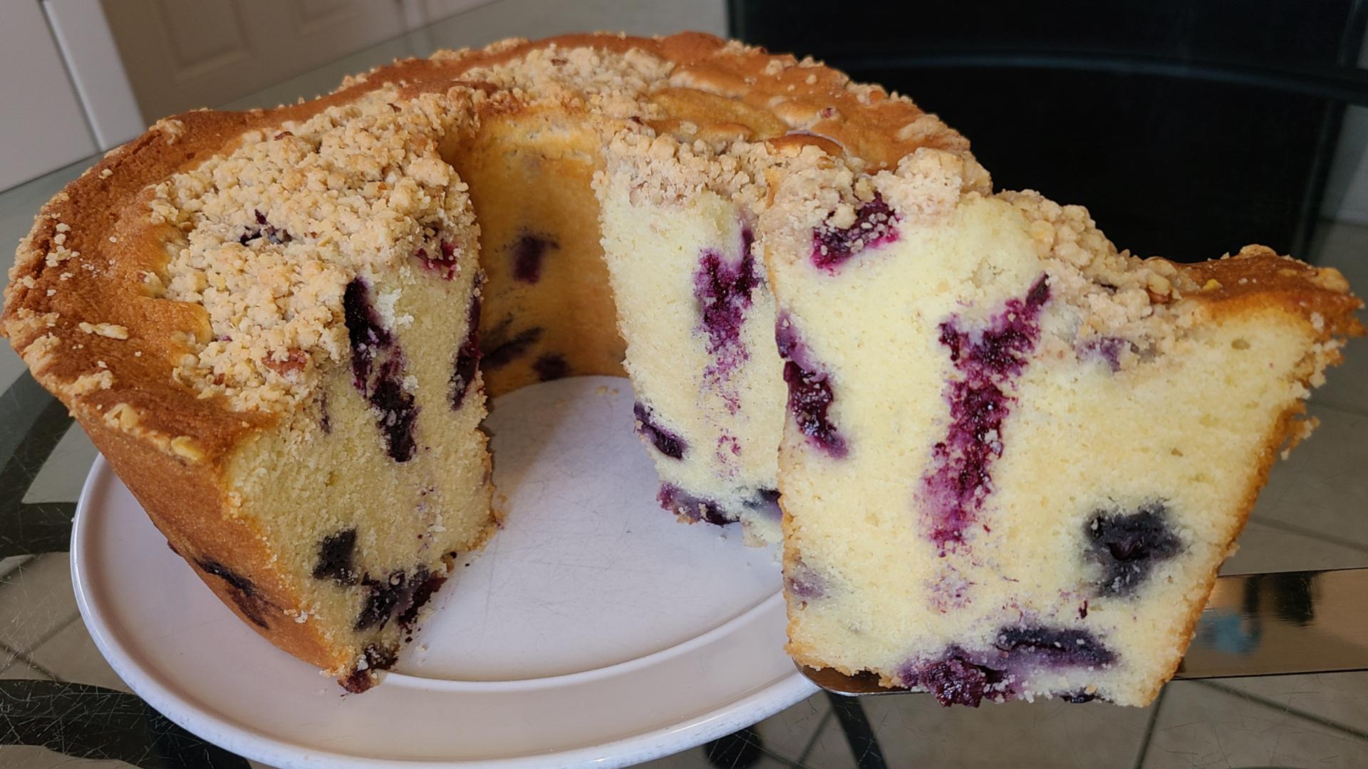 Blueberry Streusel Pound Cake – charliethecookandrews